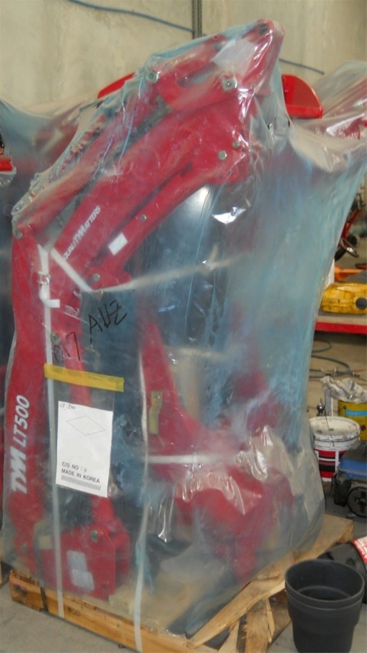 Tractor front-end loader with 4-in-1 bucket Auction (0024-7001197 ...