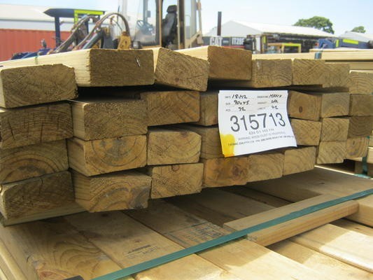 Pack of timber, treated Radiata Pine Auction (0034-8501199) | Grays ...